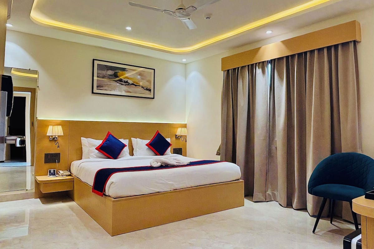 Deluxe Room | Roupa de alta qualidade, cofre no quarto, secretária