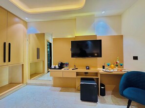 Deluxe Room | Roupa de alta qualidade, cofre no quarto, secretária 