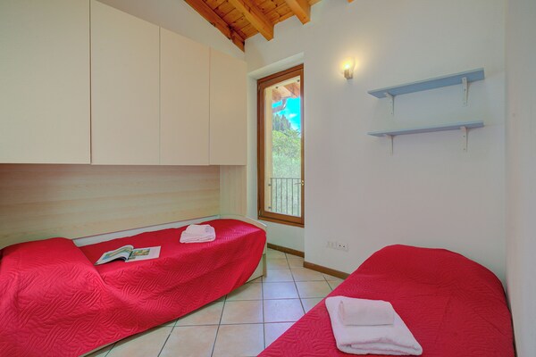 Eden House - Terrace & View Lake - Gardone Riviera