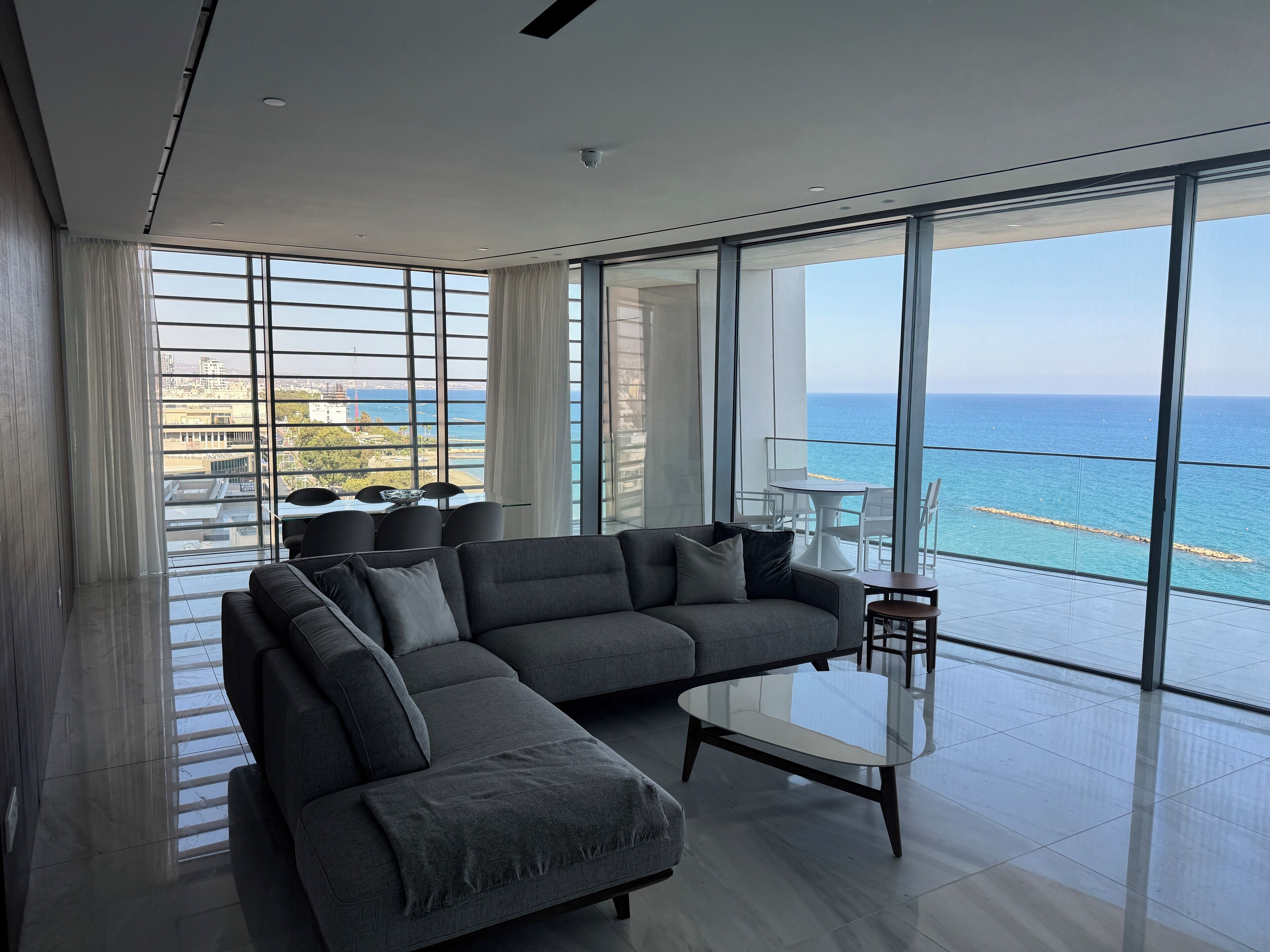 The One Tower: Luxury Oceanfront 3br With Panoramic Sea Views - Limassol