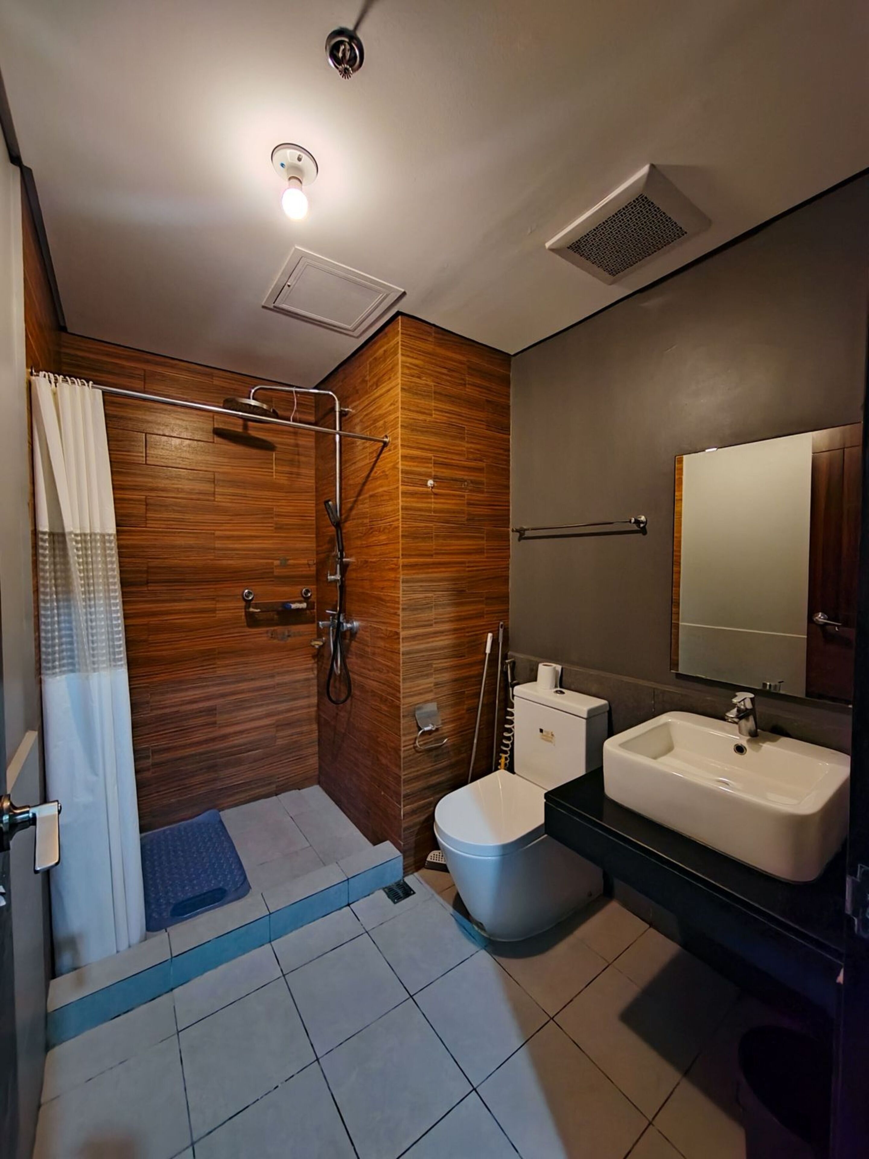 Condo com design assinado, 1 quarto, para não fumantes, cozinha | Banheiro | Chuveiro, produtos de toalete grátis, toalhas de banho, sabonete