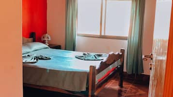 Cabana de Madeira Familiar, pátio, vista para o pátio | Wi-fi grátis, roupa de cama fornecida