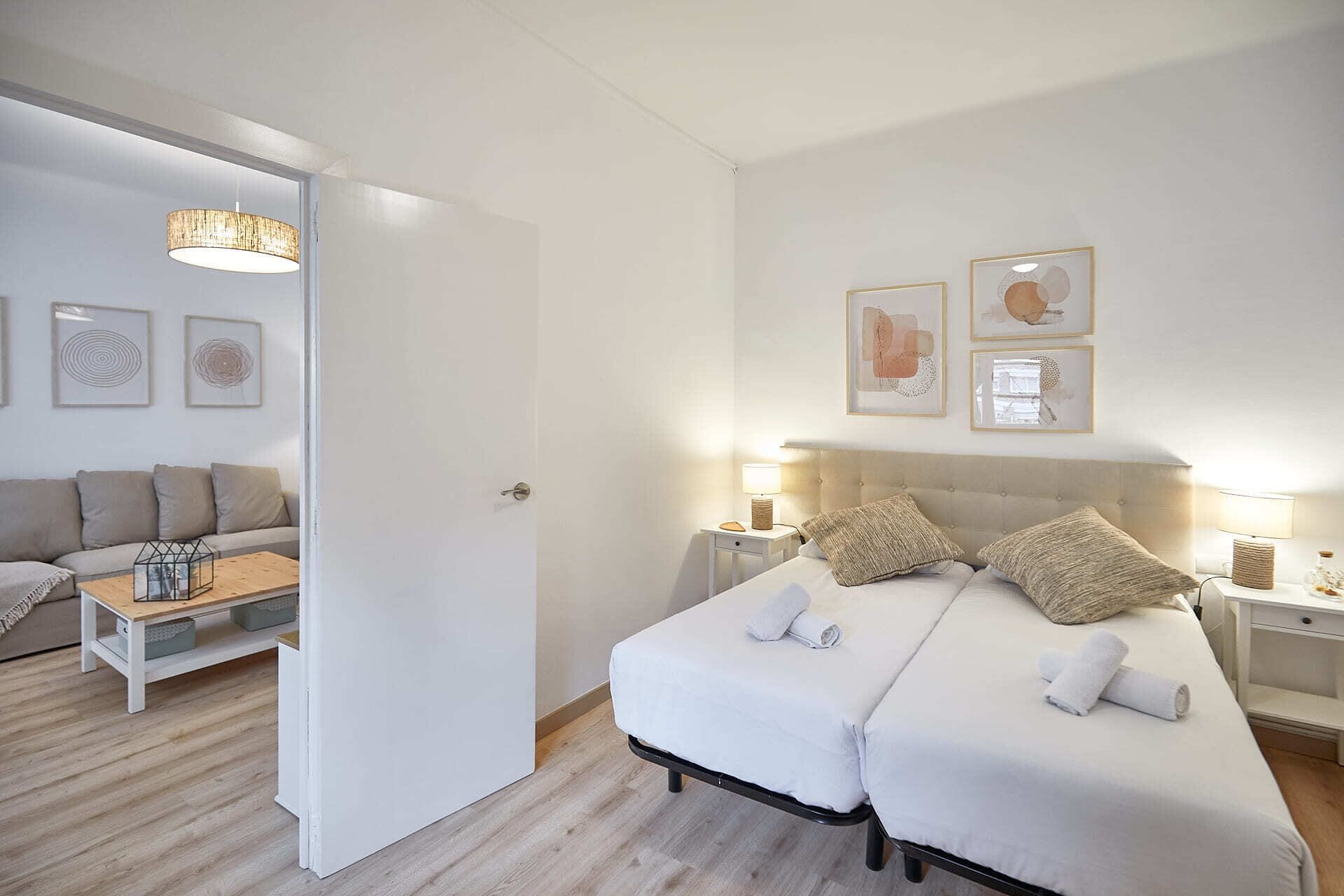 Apartamento Deluxe, 4 quartos, varanda | Ferro/tábua de engomar 