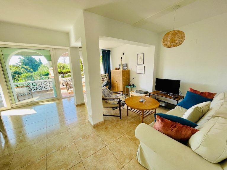 Costabella Beach House · Magnolia Marbella - Costa del Sol