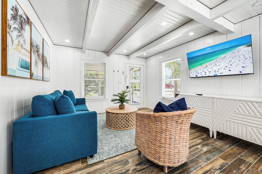 Cozy Cottage Near Siesta Key Village! -