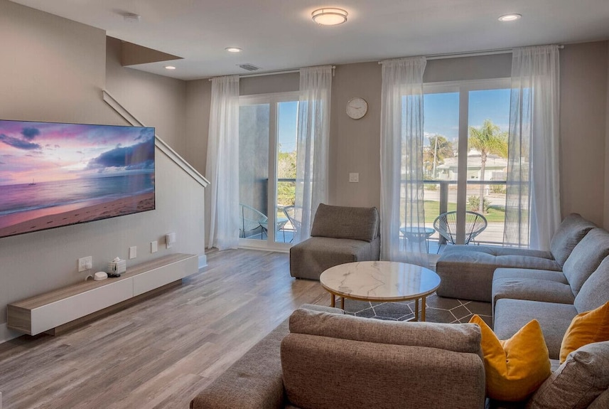 Luxury Beach Home N/pool - Treasure Island Beach, Treasure Island