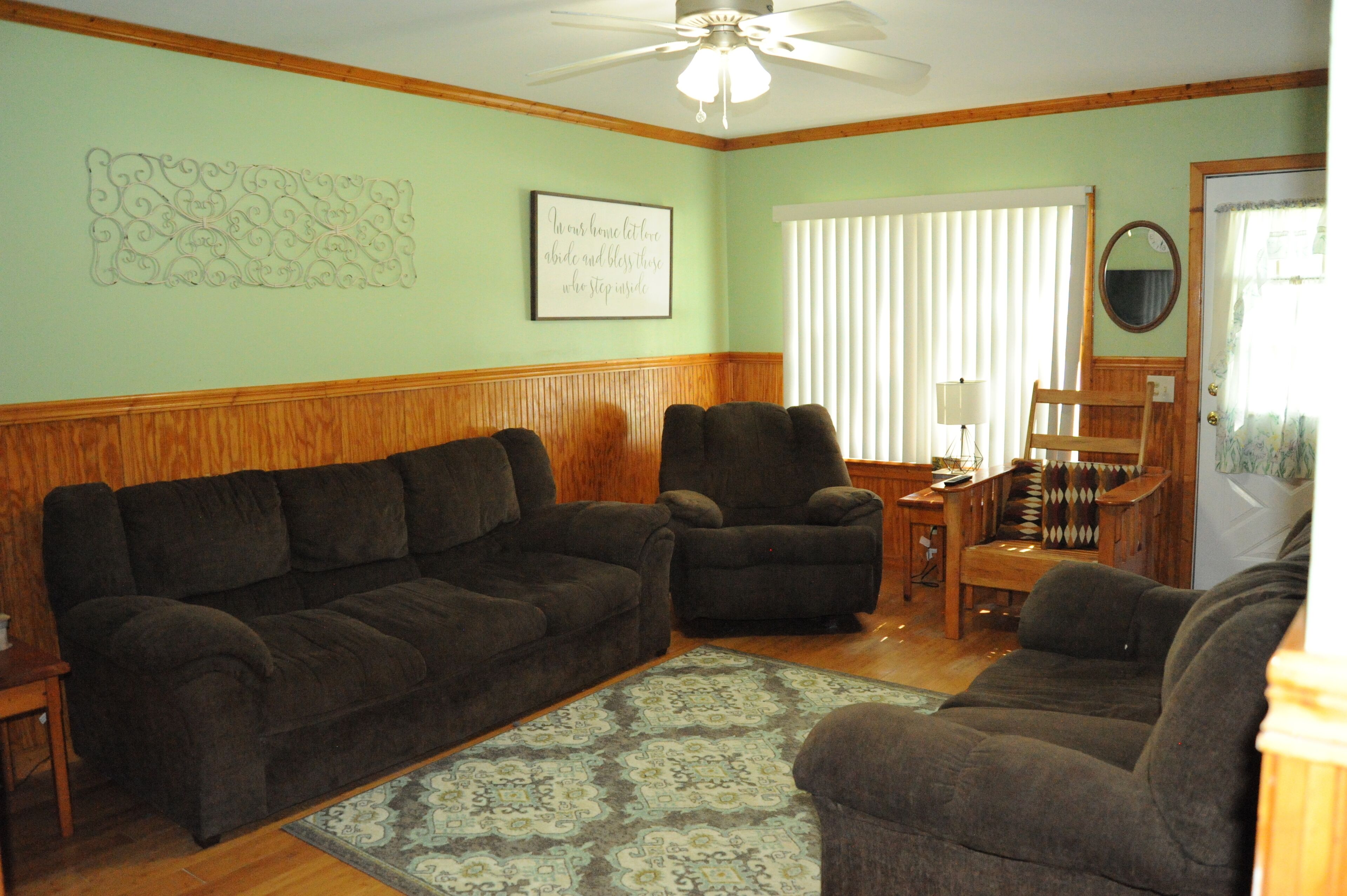 Newly Remodeled 3 Bedroom Home Close To Saginaw Bay And River! - Bay City State Park, MI