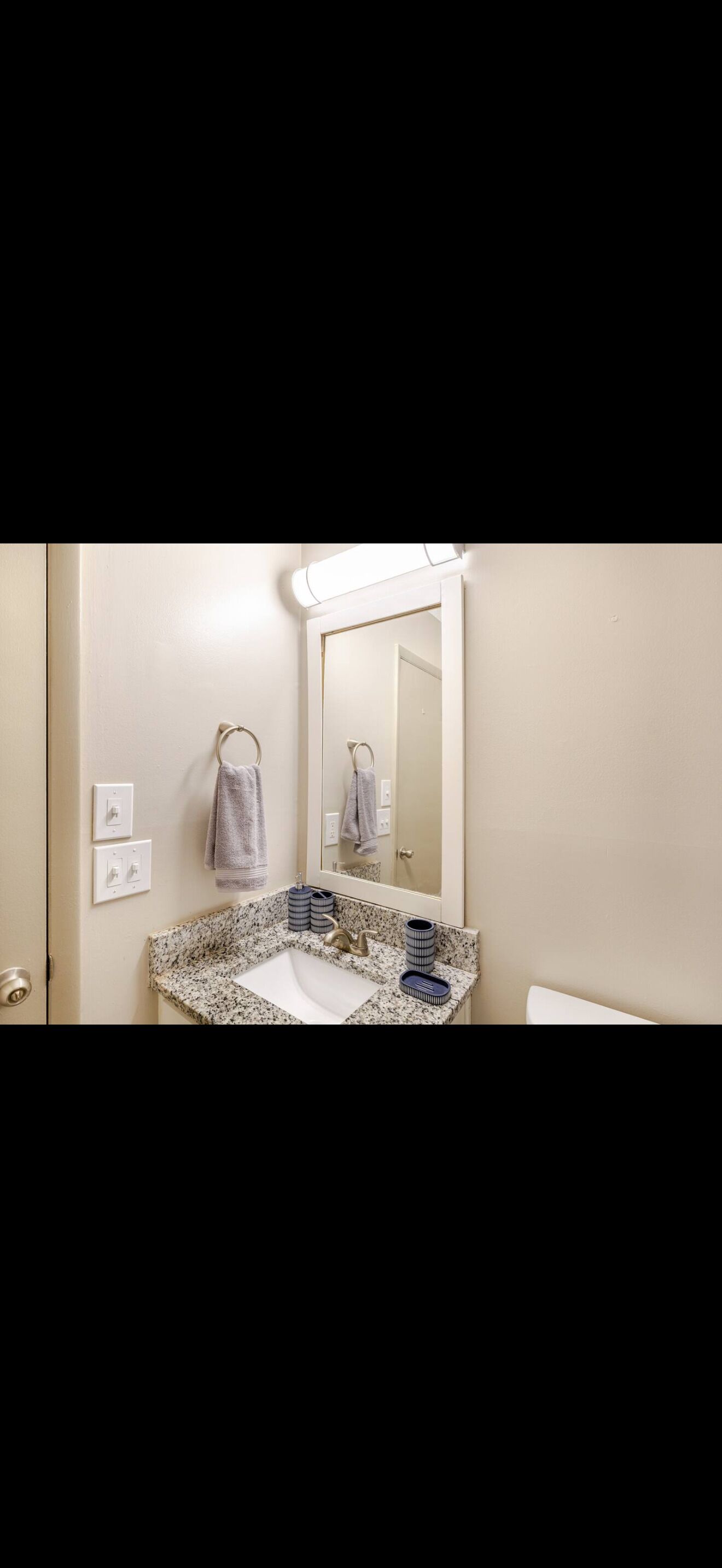 Charming 1-bedroom Apartment Near Gate 9 And Space And Rocket Center - Huntsville, AL