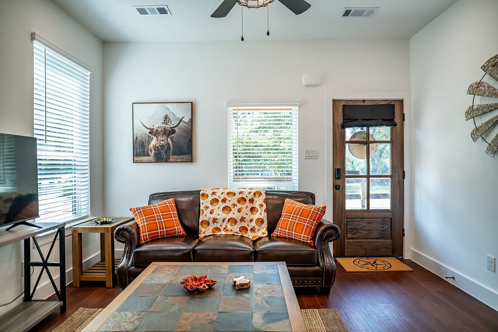 The Blue Barn In Pleasant Burleson With Ac - Joshua, TX