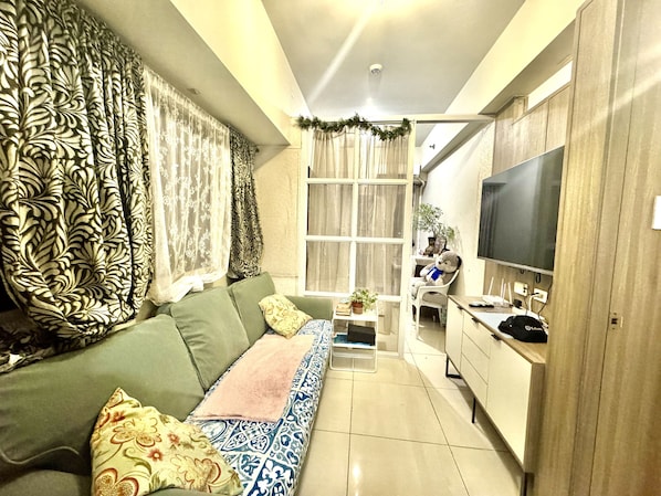 Condo com design assinado, 1 quarto, para não fumantes, cozinha | Sala de estar | TV de tela plana 40 polegadas com canais digitais