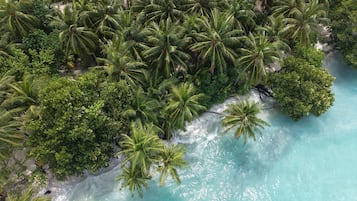 Vista para praia/oceano