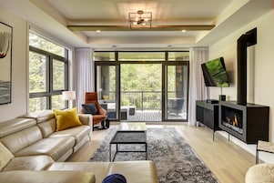 Condo luxo, vista para a montanha | Área de estar