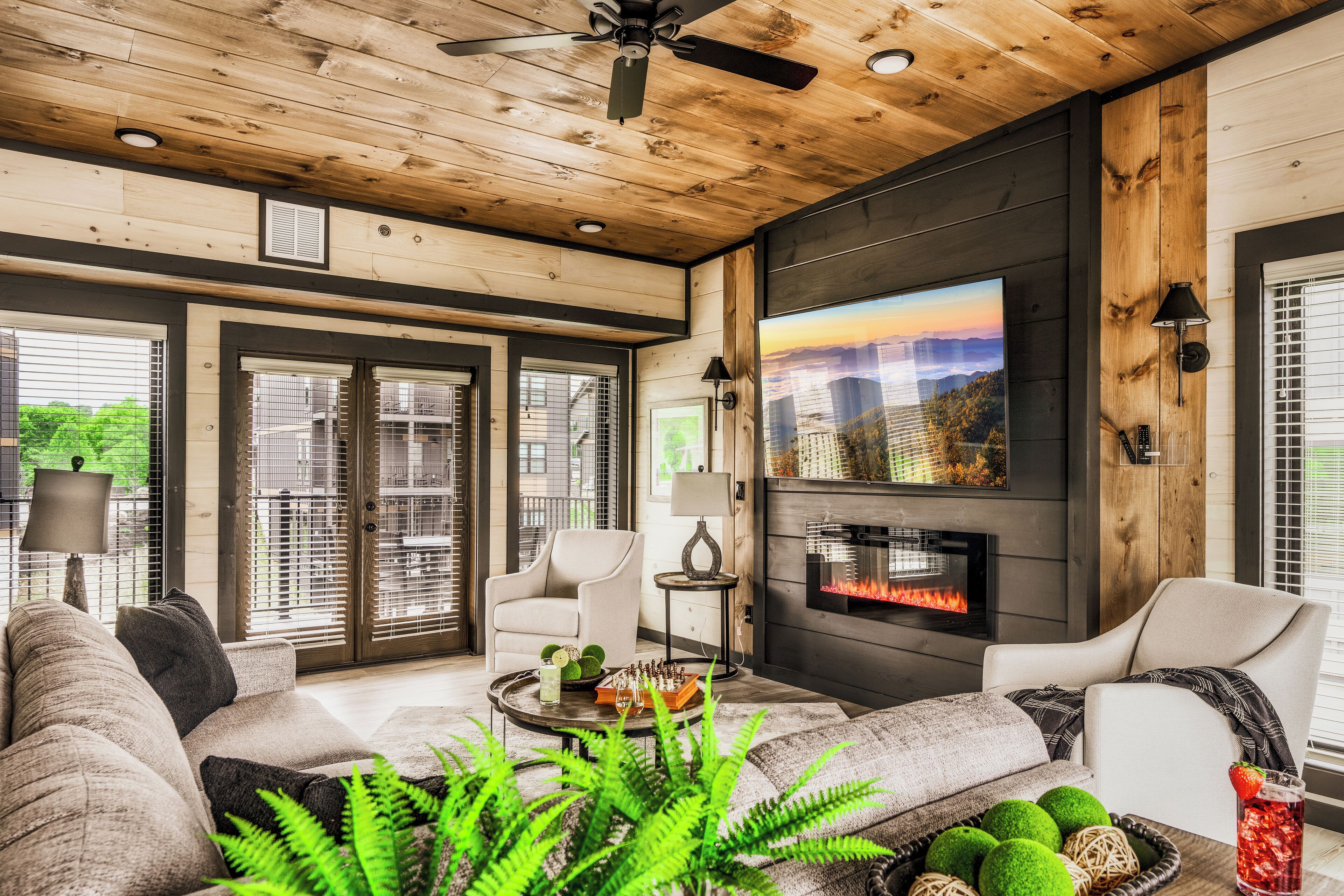 Luxury Rooftop Cabin~heated Indoor Pool~hot Tub~pickleball Court~sleeps 22 - Sevierville, TN