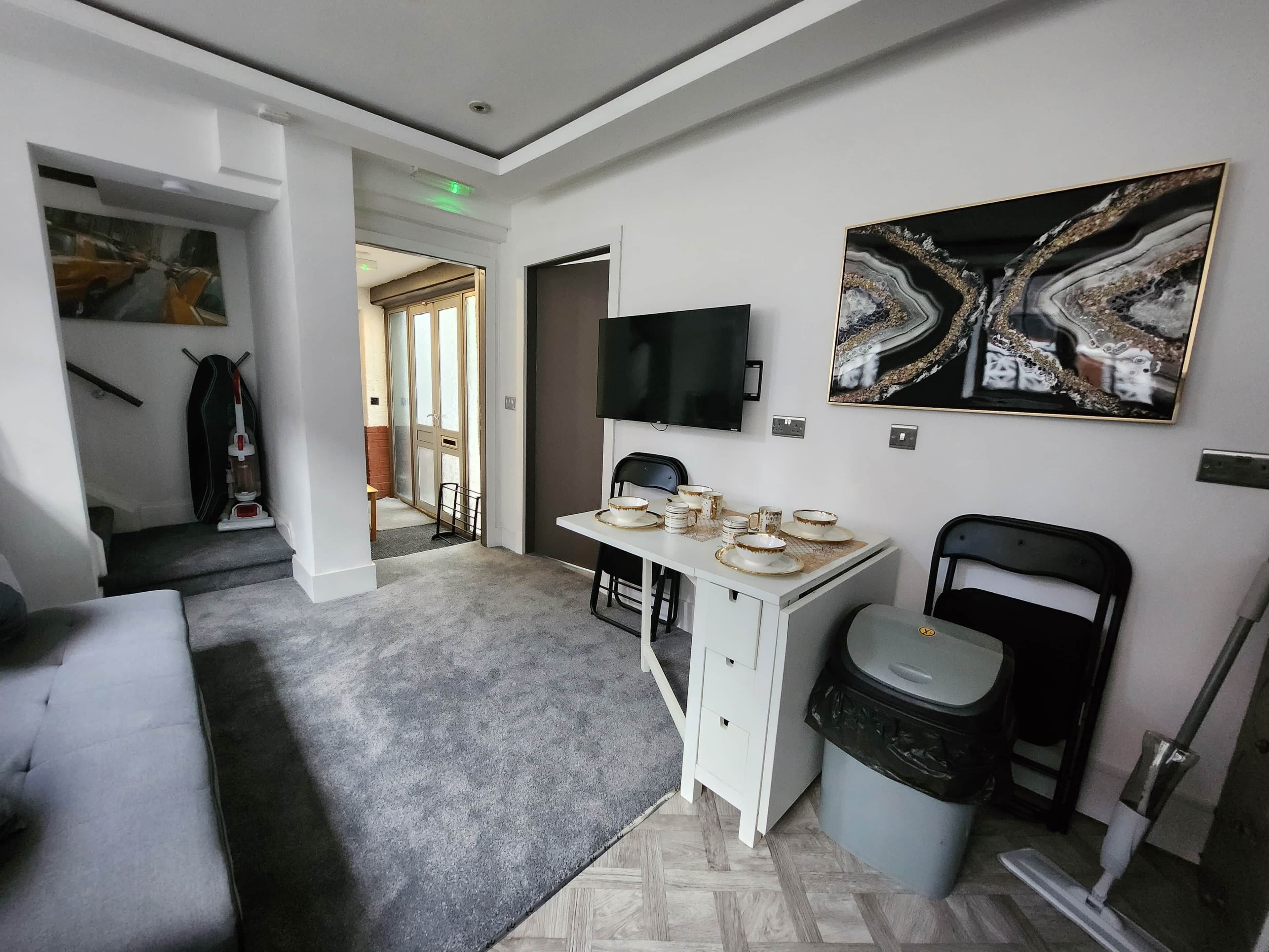 Double Storey Apartment- Old Trafford - Manchester