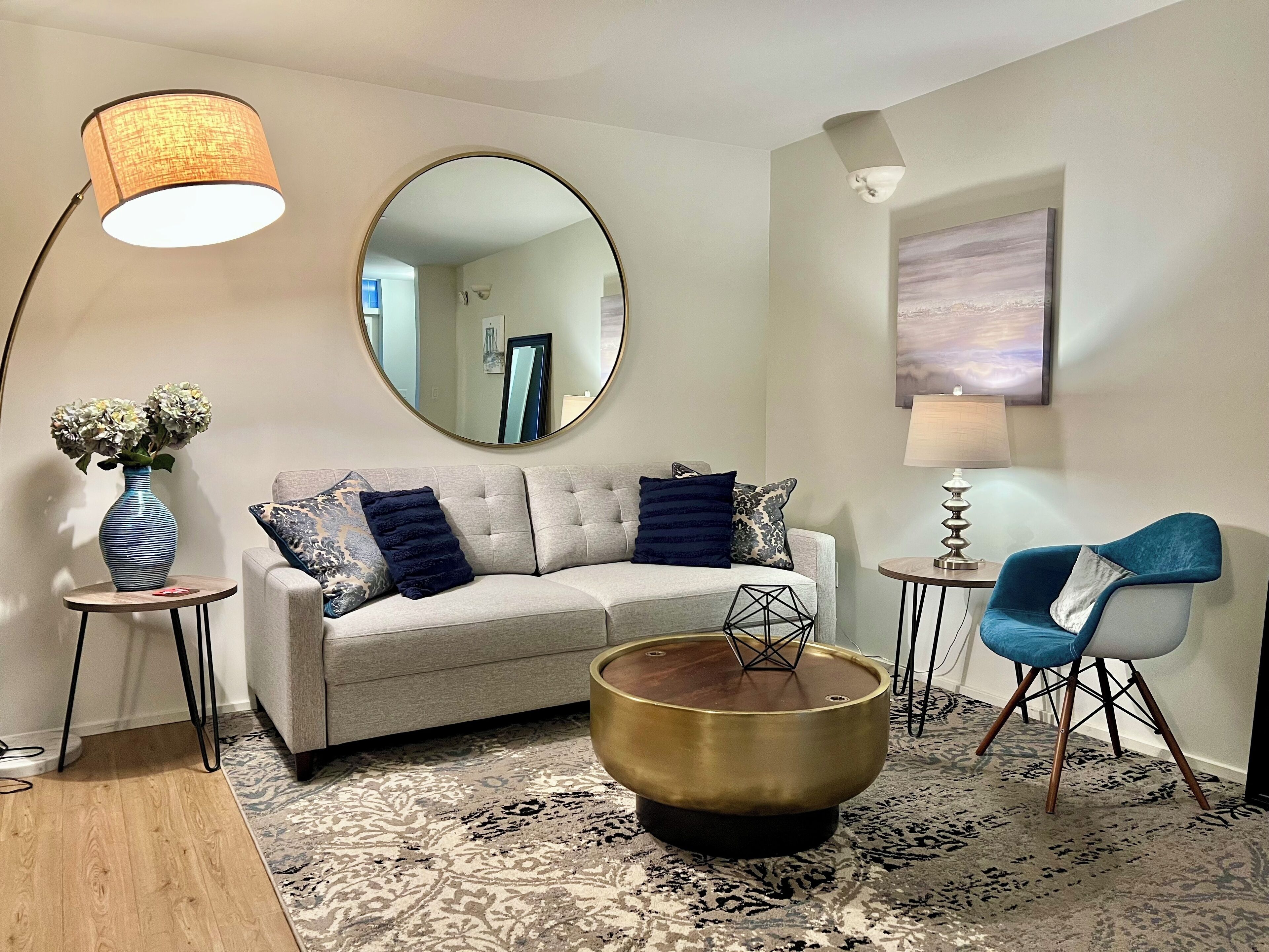 Charming, Close-in 2-bedroom Modern Apartment In Hip Portland Neighborhood. - Portland, OR