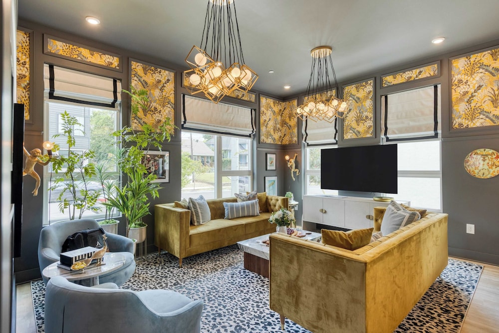 Colorful 4br W/ Artful Design, Dining & Easy Access To Broadway The Bloom House By Avantstay - Nashville, TN