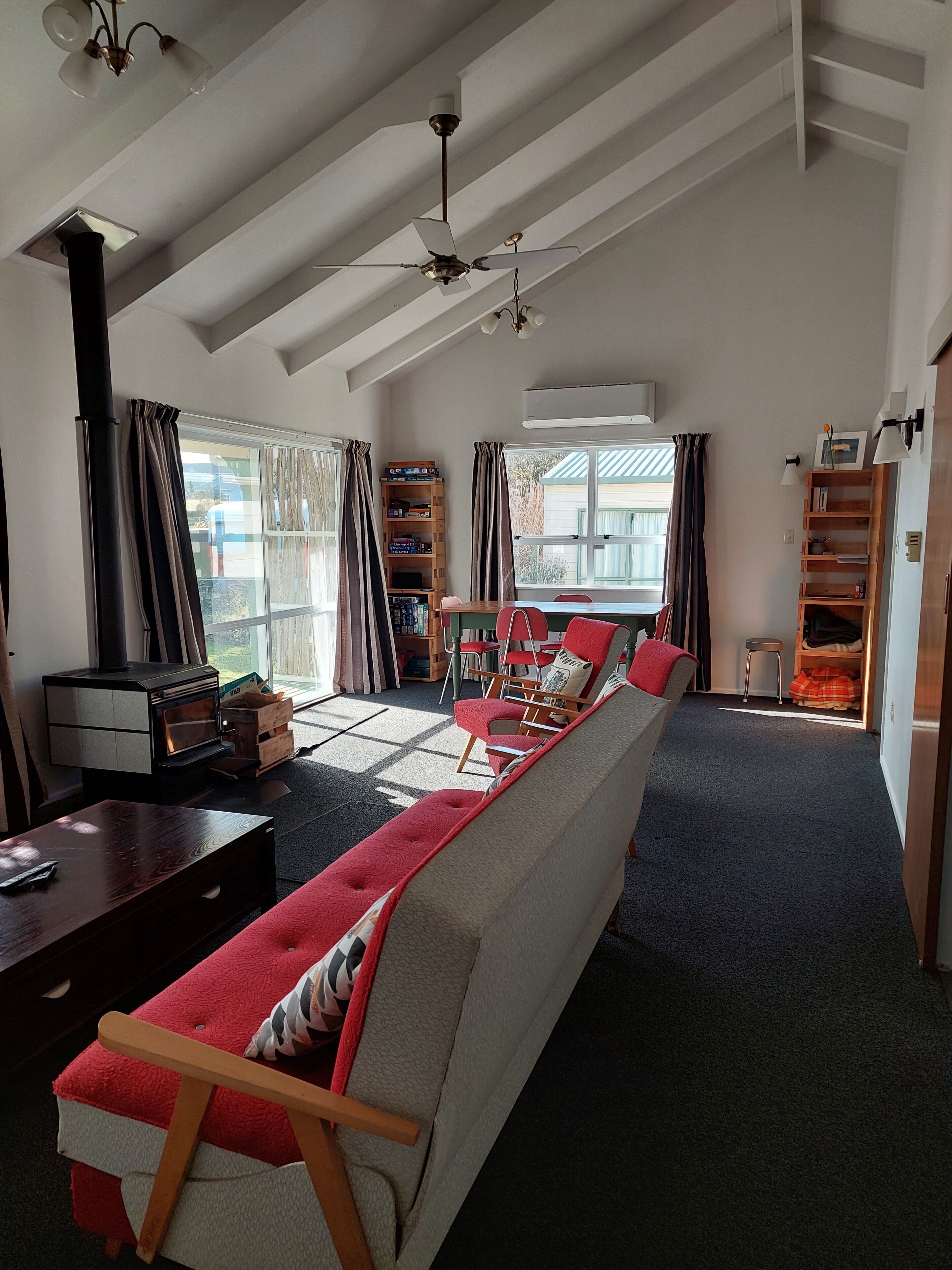 Pipers Place - 3 Bedrooms, Sleeps 6, Fully Fenced Home. Relax In The Garden - Levin