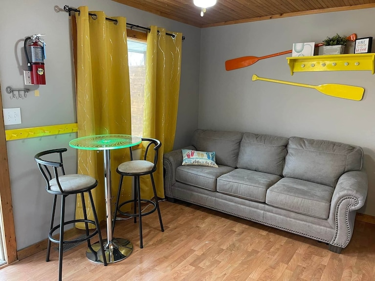 Bungalow 1: Beachin' Be Kind Bungalow - Spencer, IA