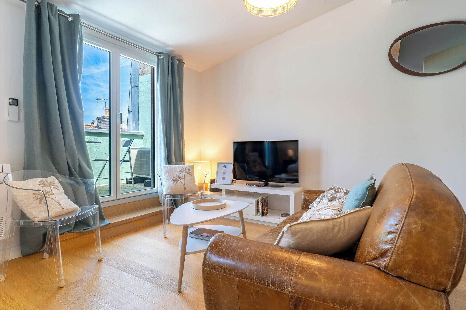 Coqueto Y Luminoso Piso En El Centro De La Ciudad Con Terraza - Burdeos