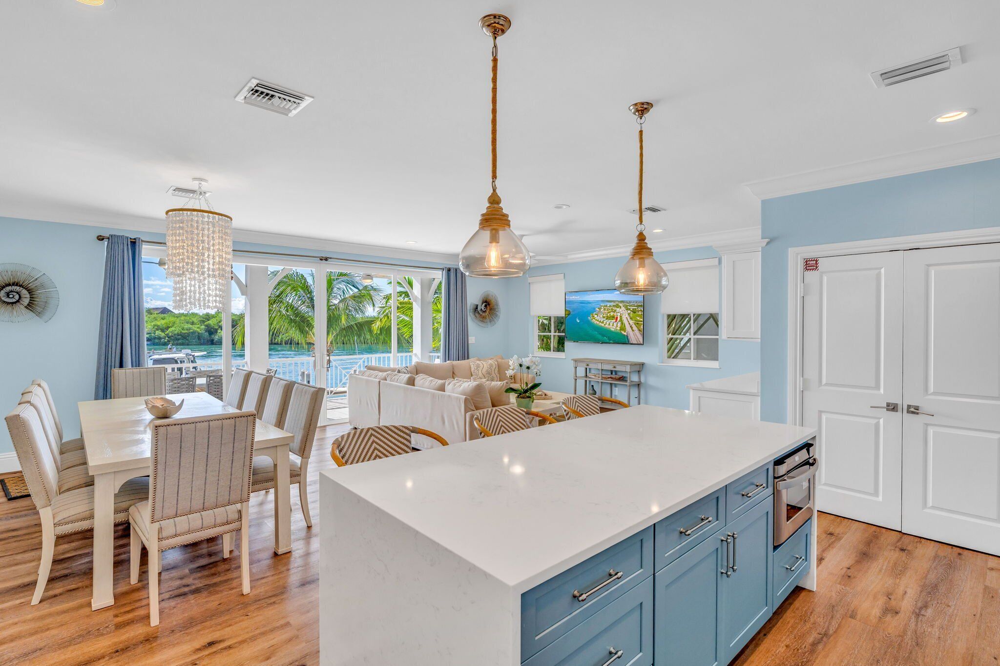 Sunset Tides - Luxury Waterfront Pool Home, 30' Dock - Marathon, FL