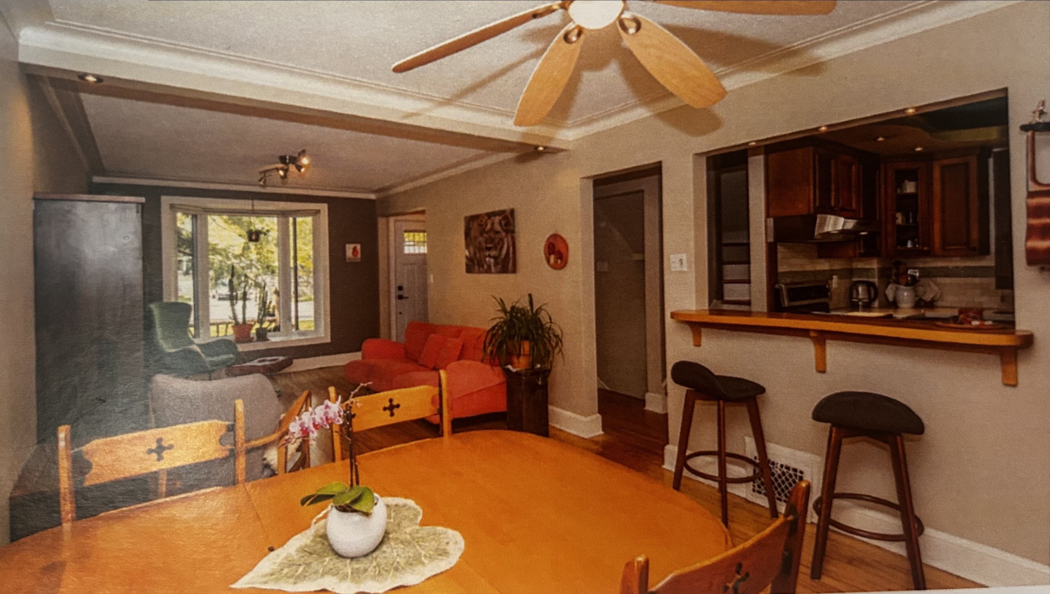 Bright Room In Beautiful Old Ottawa East.\nsteps From Canal.\nottawa At Its Best. - Ottawa