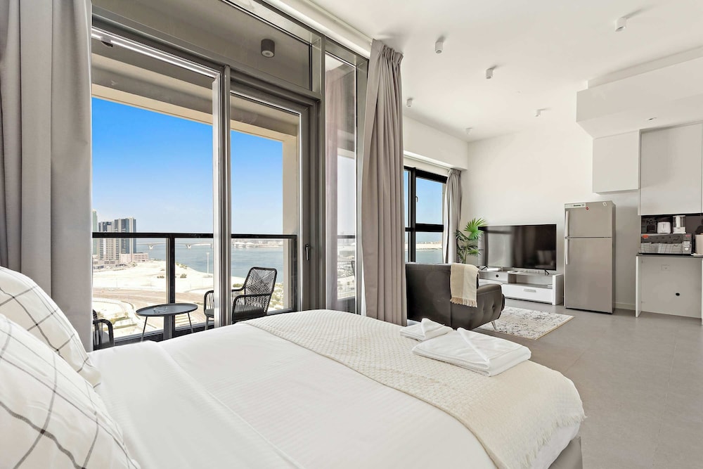 Silkhaus Chic Studio | Private Beach | Pixel Tower - Al Reem Island | Stayz