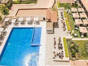 Piscina exterior sazonal