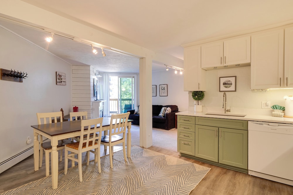 Close To Rocky Mtn Slopes! Cozy Silverthorne Condo - Silverthorne, CO