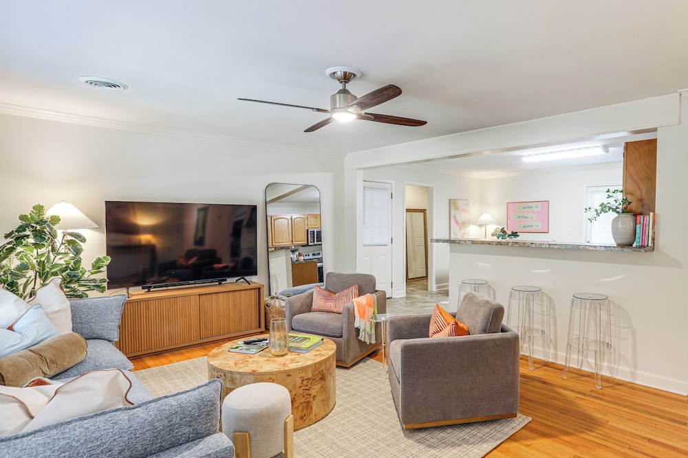 < 1 Mi To Ole Miss & The Grove! Charming Getaway - 牛津