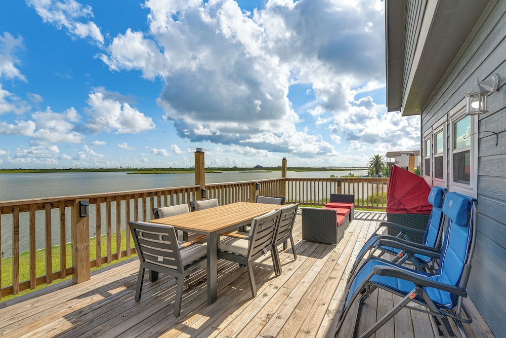 Private Home On Lagoon W/ Views In Hitchcock! - Galveston