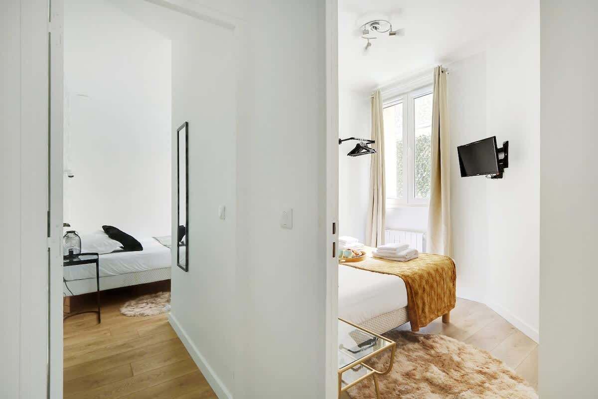 Appartement De Charme 2br Avec Terrasse - Tour Eiffel - Paris