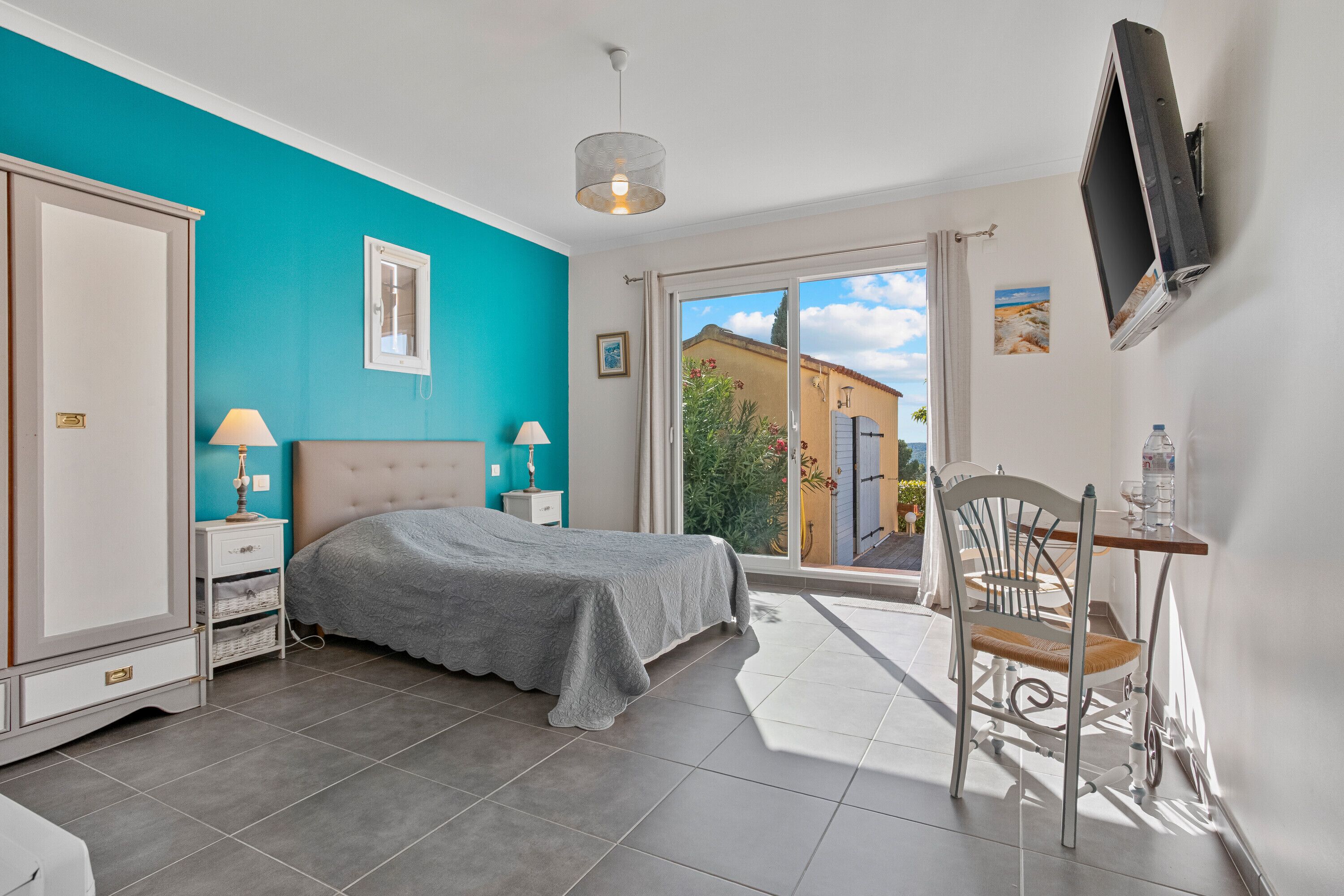 Chambre D'hôtes 'La Vue Des Anges - La Vue Des Anges' Avec Vue Sur La Montagne, Wi-fi Et Climatisation - Draguignan