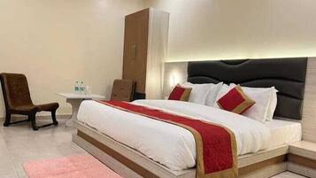 Suite-Estúdio Comfort, vista para a montanha | Secretária, Wi-fi grátis