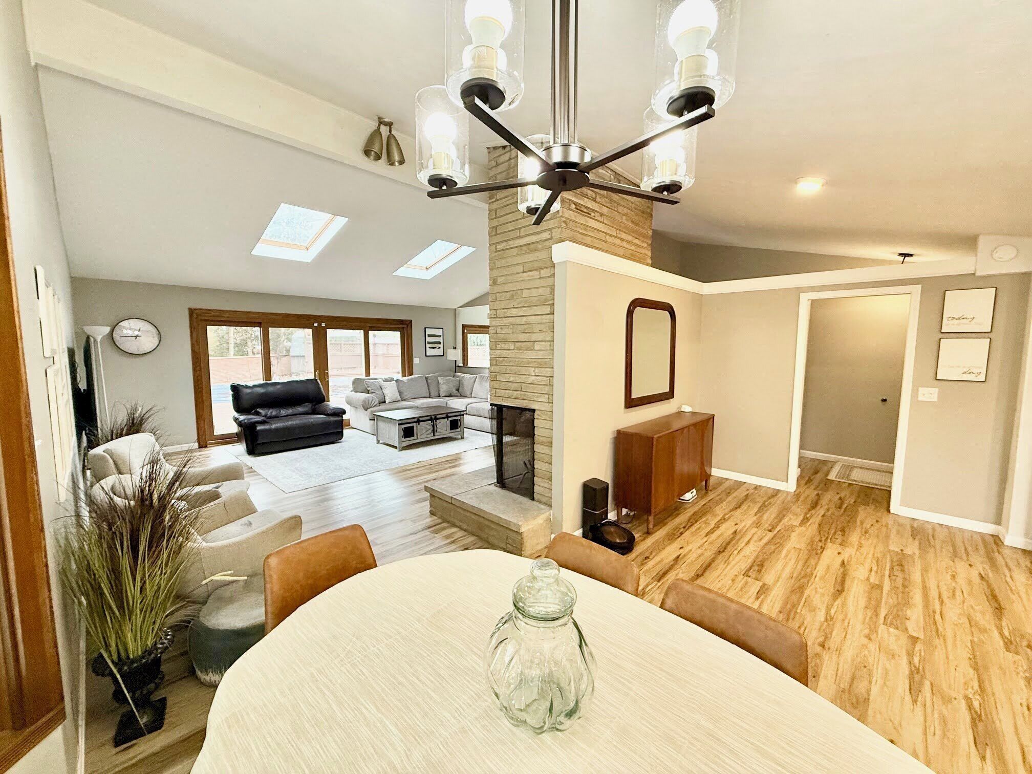 Expansive, Open, And Inviting In Gahanna. Luxurious, Light Filled Sanctuary. - 콜럼버스