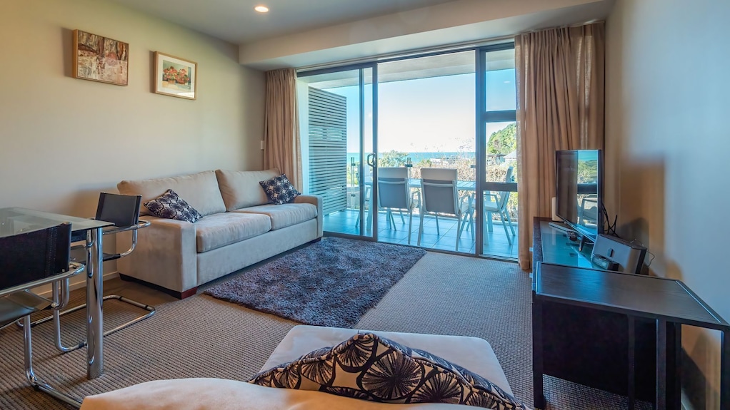 A Modern And Convenient Apartment Close To The Beach And With A Fenced Pool - Kaiteriteri