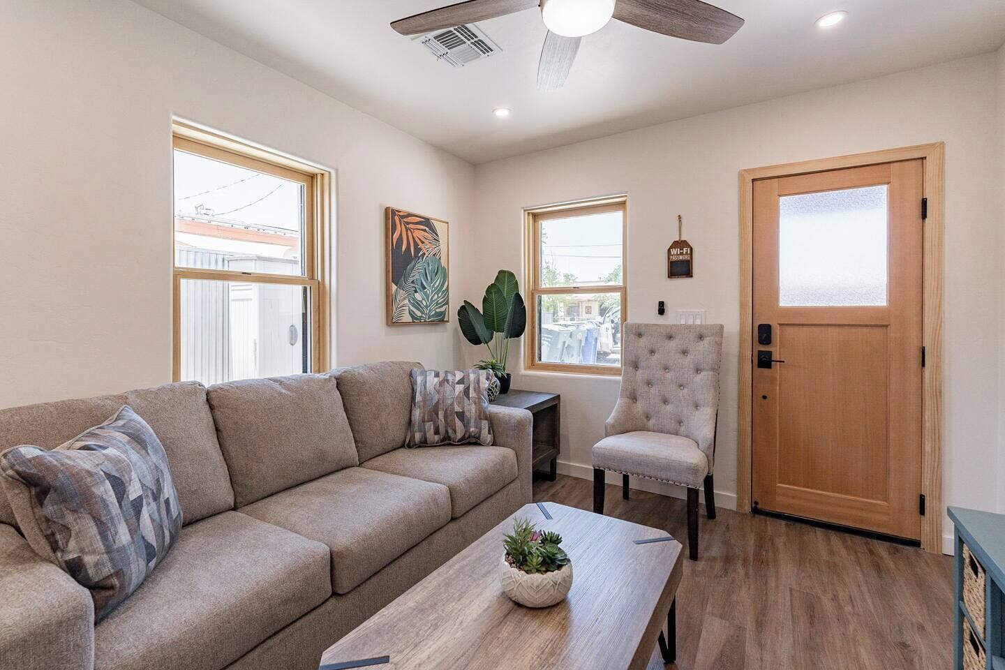 Located Downtown This 1 Bedroom 1 Bathroom Is Fully Remodeled With Your Own Dedicated Electric Vehicle Charger . - Tucson, AZ
