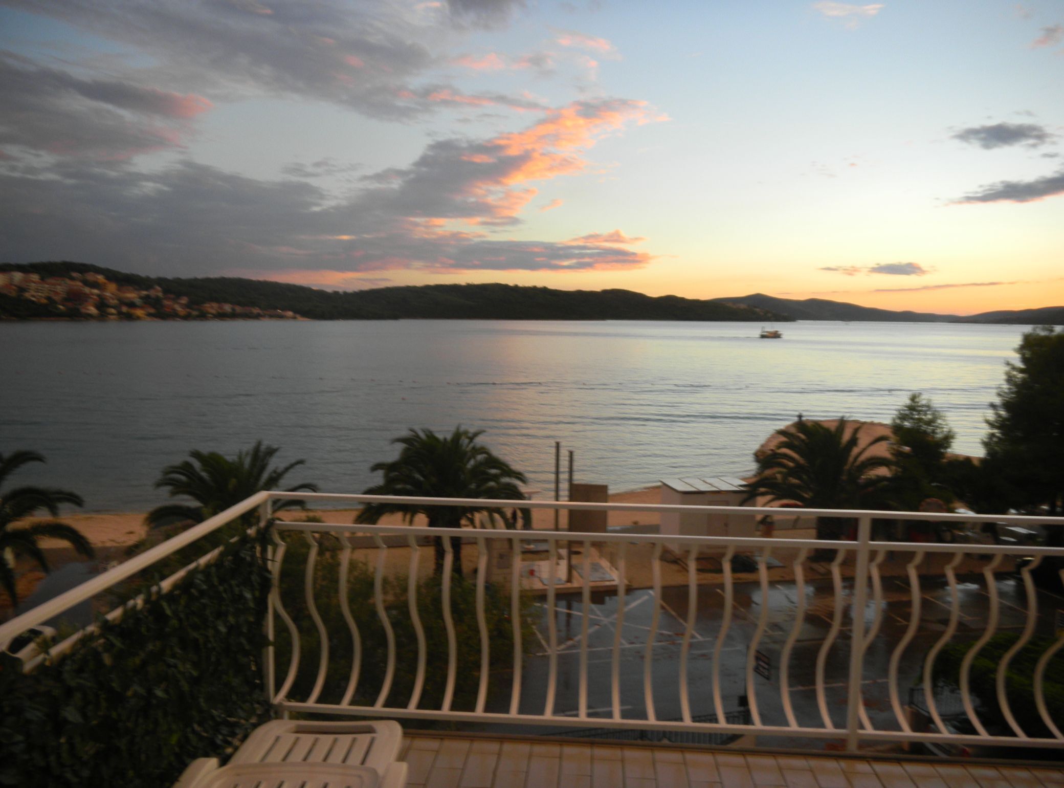 Apartamento (Three Bedroom Apartment with Sea View) | Sacada