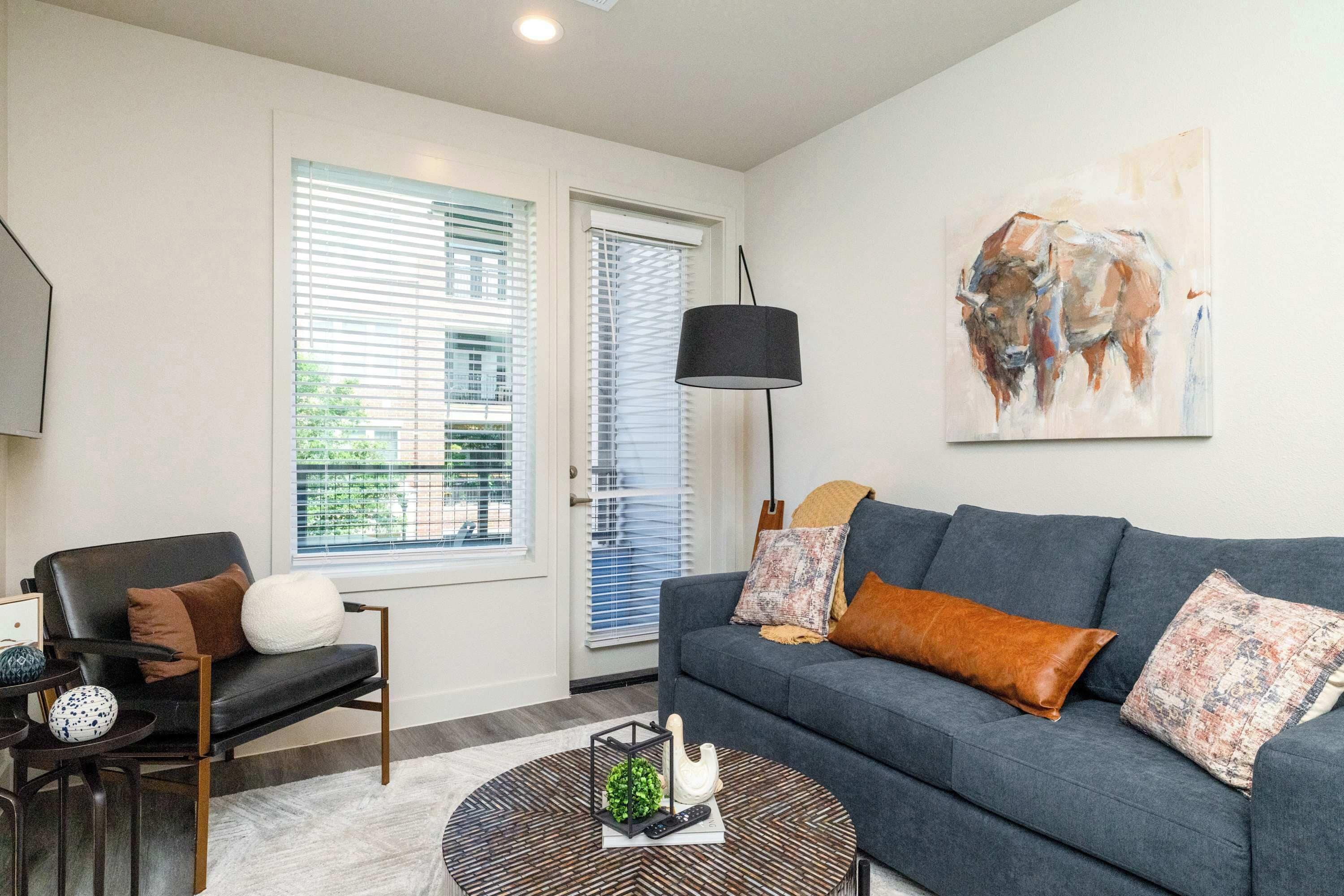 Downtown Views - Riverfront Stay - Free Parking - Texas