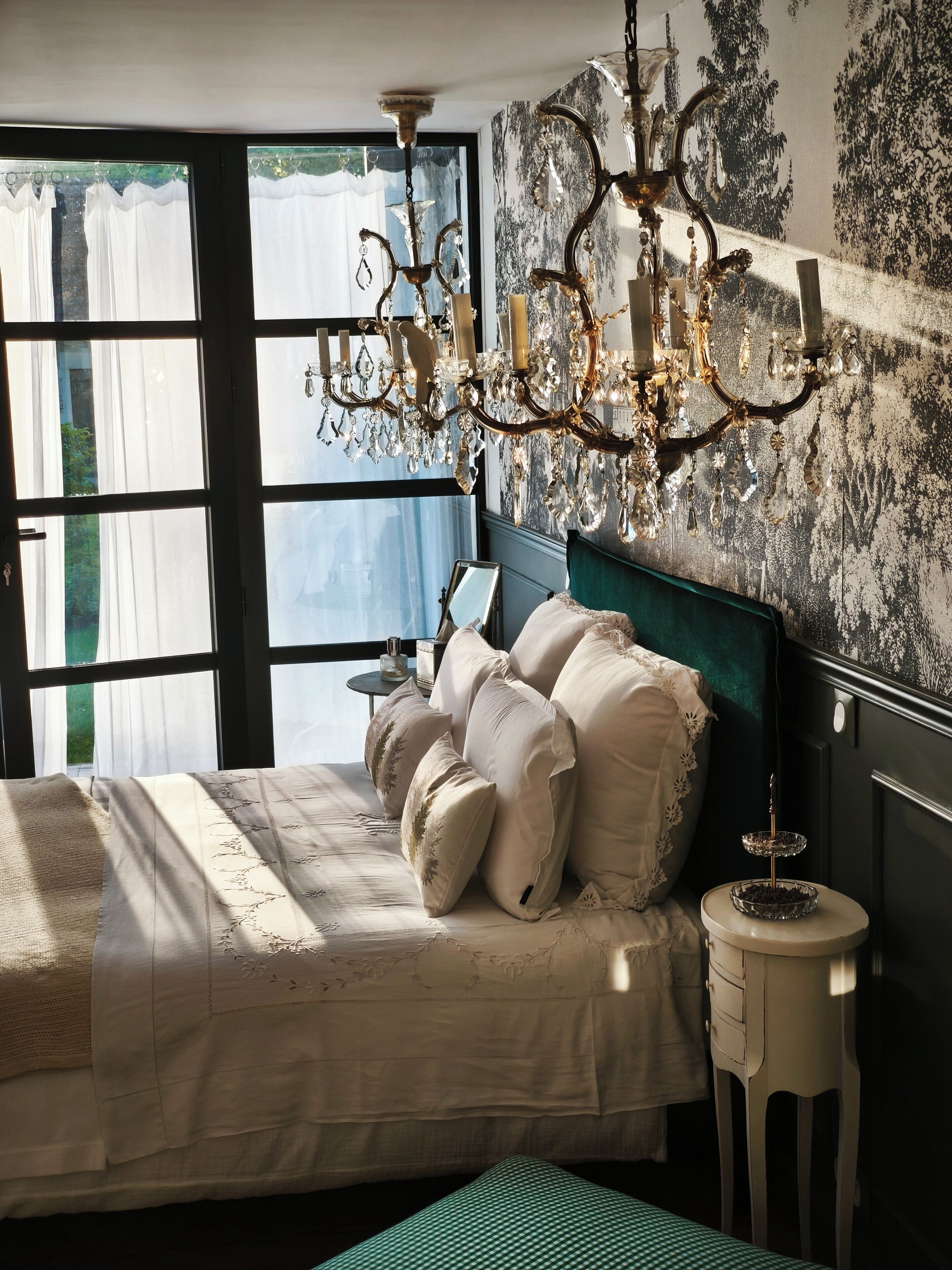 Tenda Deluxe, vista para o jardim | Cortinas/cortinados opacos, ferro/tábua de engomar 