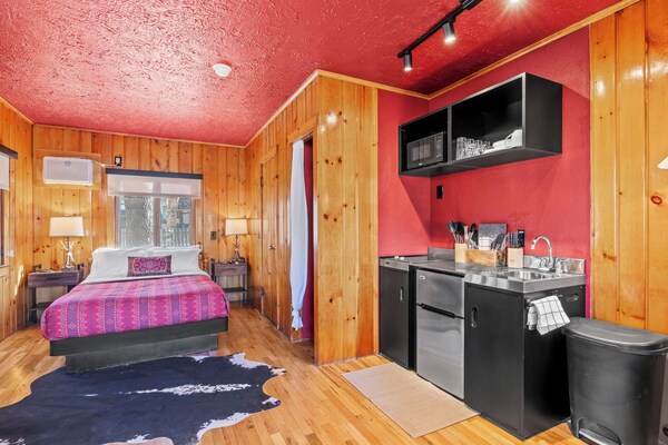 Timber Lodge Cabins 24 - Colorado Springs, CO