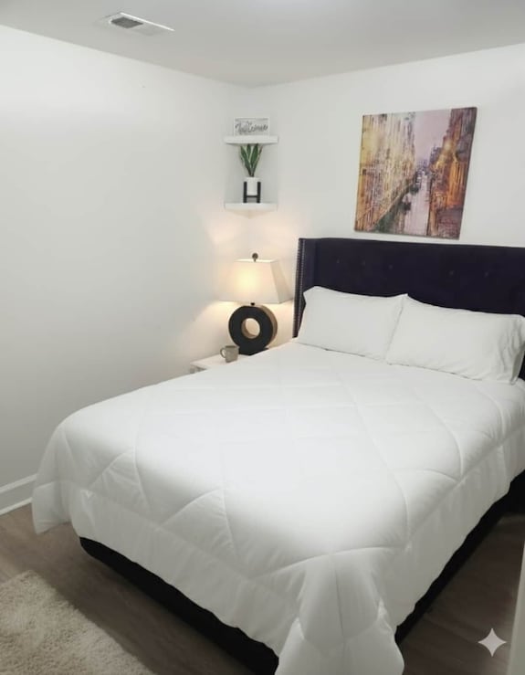 Relax Near Grosse Pointe & Downtown Detroit. - Detroit