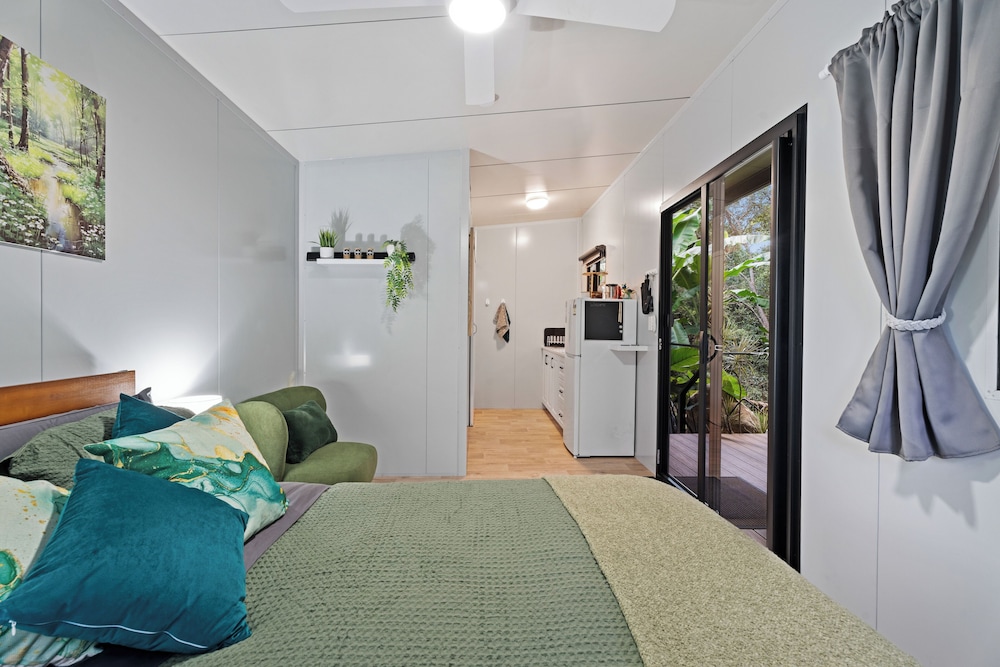 Cabin By The Creek / Hidden Oasis - North Aramara | Vrbo