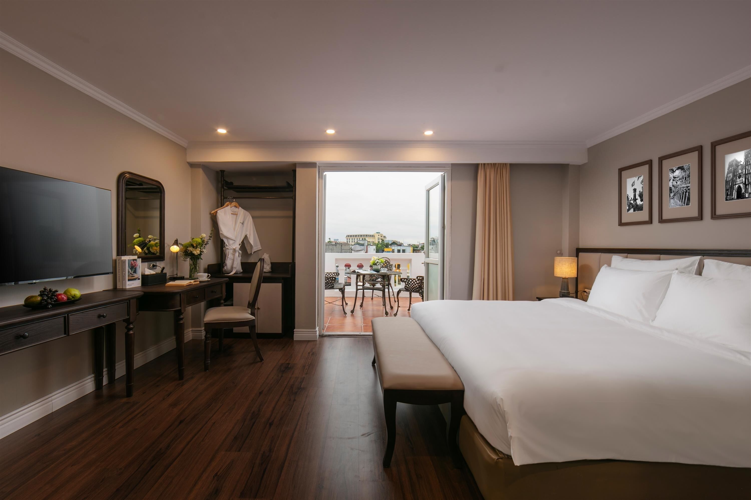 Quarto de Luxo (Terrace Suite) | Cofre no quarto, secretária 