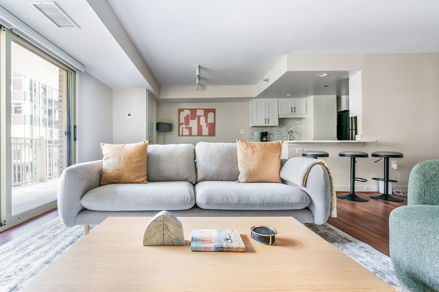 Blueground | Ballston, Pool, Nr Arlington Cemetery - Arlington, VA