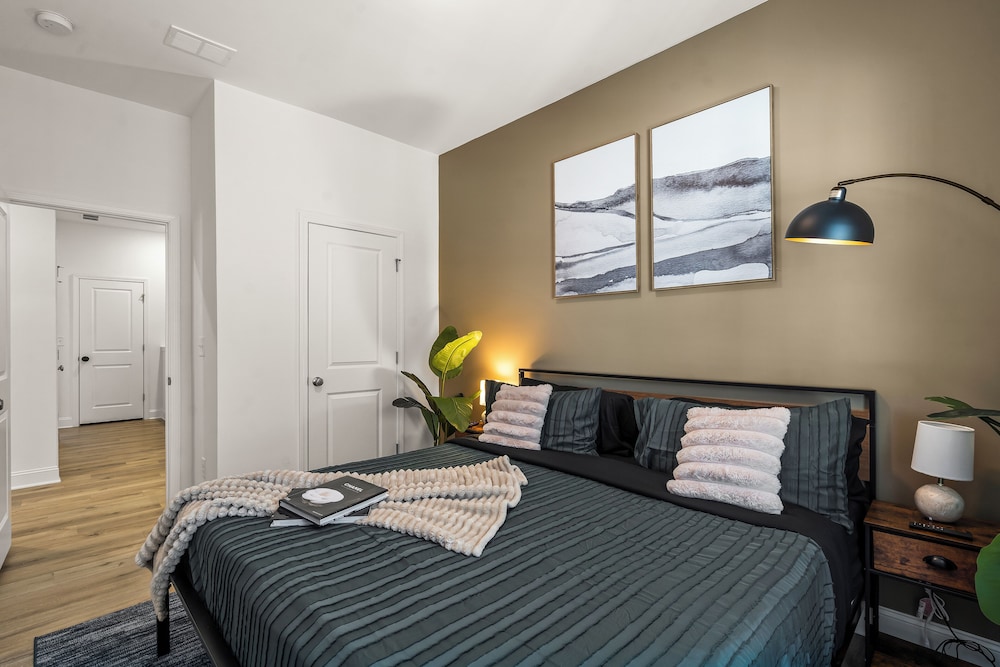 Luxe 3br Townhouse To Uptown Charlotte - Camp Snoopy, Fort Mill