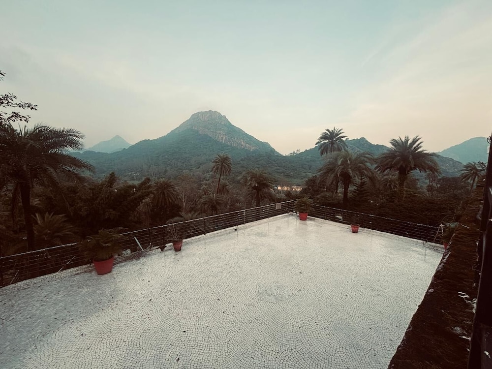 Hotel Grand Valley By Shri Hari Niwas - Mount Abu