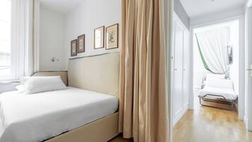 Quarto Familiar | Cofre com capacidade para portátil, cortinas/cortinados opacos