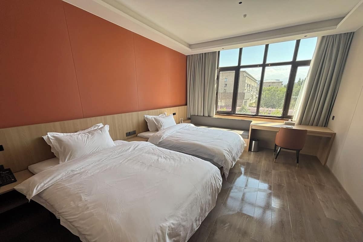 Quarto Twin Executivo, 2 camas de casal, não fumadores | Camas de colchão viscoelástico, secretária