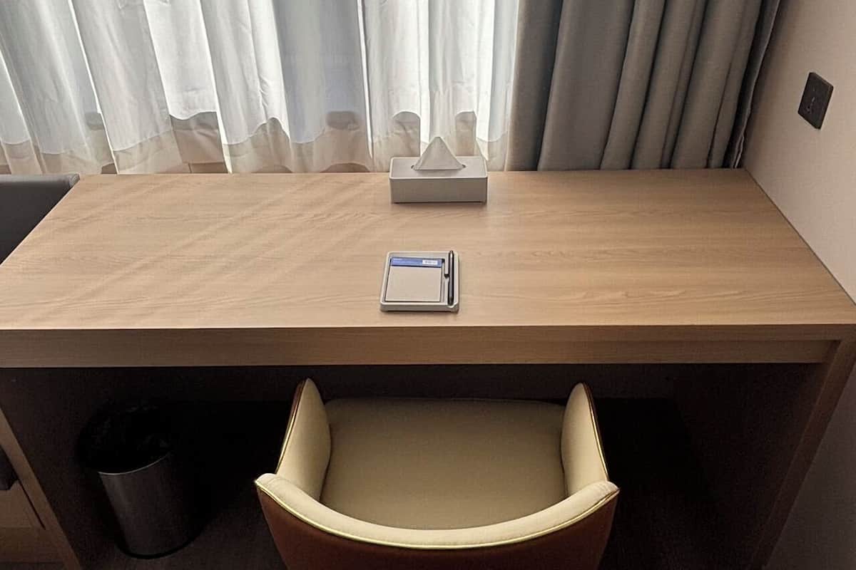 Quarto Duplo Empresarial | Camas de colchão viscoelástico, secretária