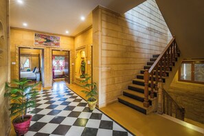 Quarto luxo, sacada, vista para a cidade | Terraço/pátio